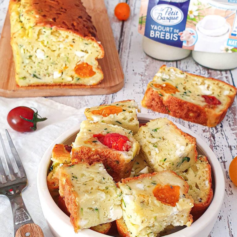 Cake salé d'été au yaourt de brebis - Le Petit Basque